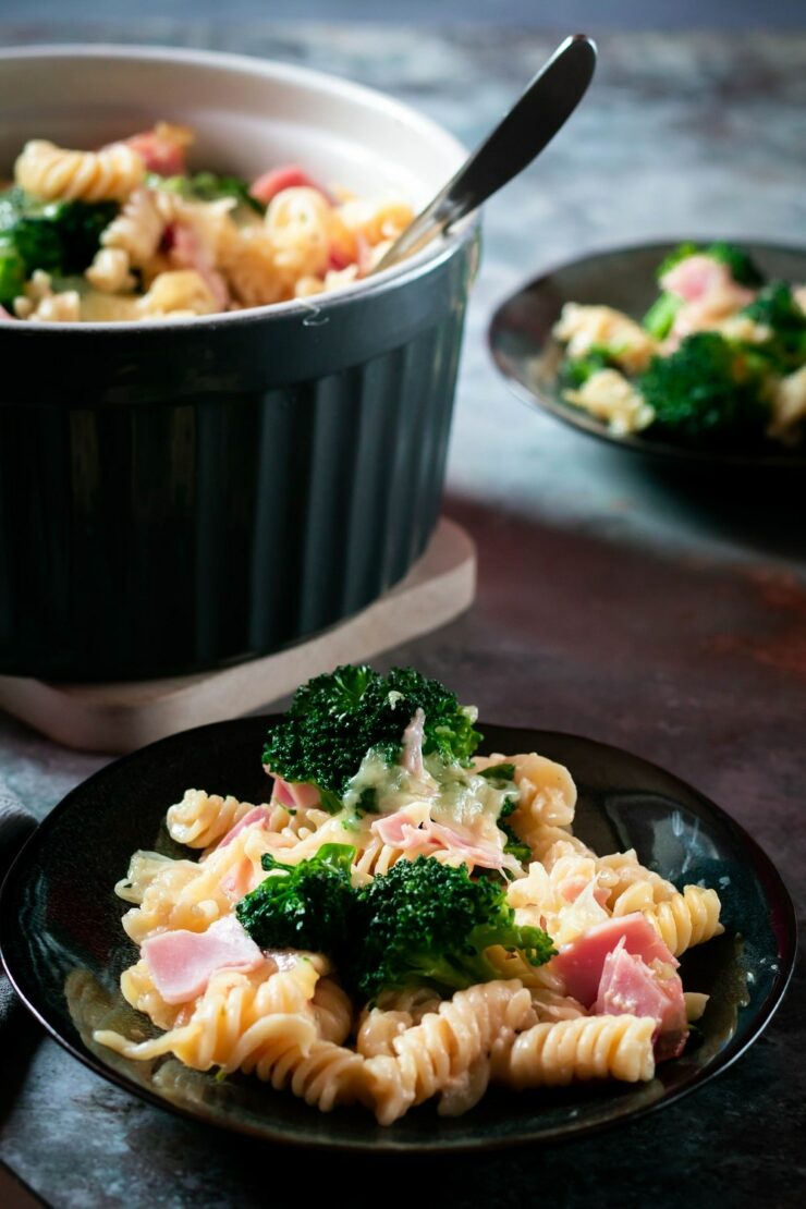 Nudelauflauf mit Brokkoli und Schinken - The inspiring life