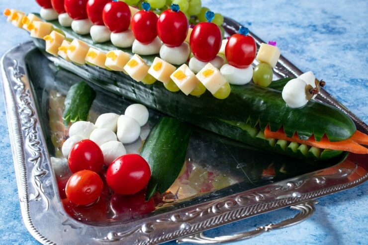 Fingerfood: Gurkenkrokodil - lustige Buffetidee - The inspiring life